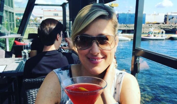 Anne Drewa Net Worth, Career, Salary, Married, Husband!