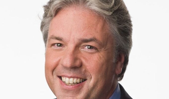 Chris Connelly Net Worth, Career, Salary, Earnings, Education!