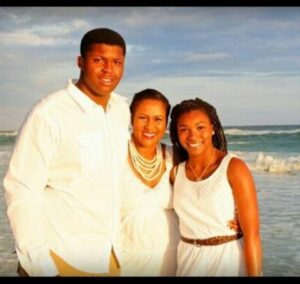 Lisa Rayam - Age, Wiki, Net Worth, Husband, Children, Fox 5